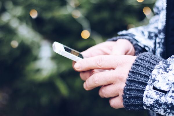 Why Is He Not Making A Move? 8 Reasons & What To Do About It